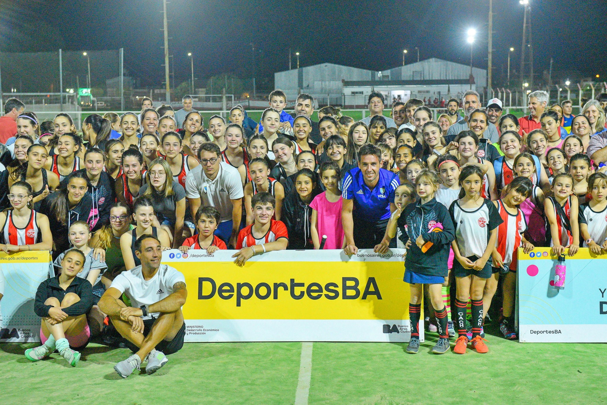 El ex campeón olímpico con los Leones Matías Paredes brindó clínica ...